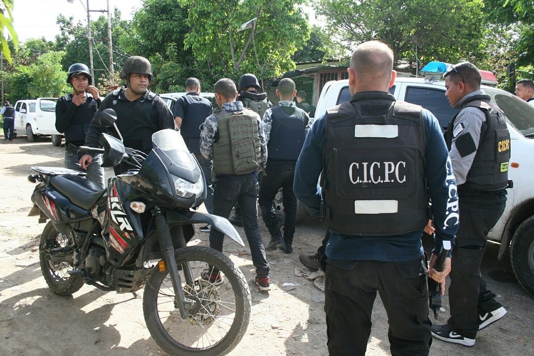 Early Colt SP1 self-loading rifle in Venezuela - Armament Research ...