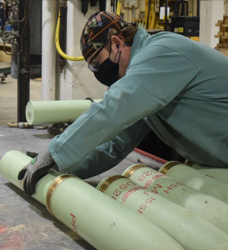 Differential identification of M825 WP and M150 HC smoke artillery ...